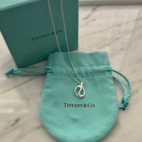 Tiffany & Co. | Jewelry | Tiffany Co Elsa Peretti Wave Pendant Necklace ...
